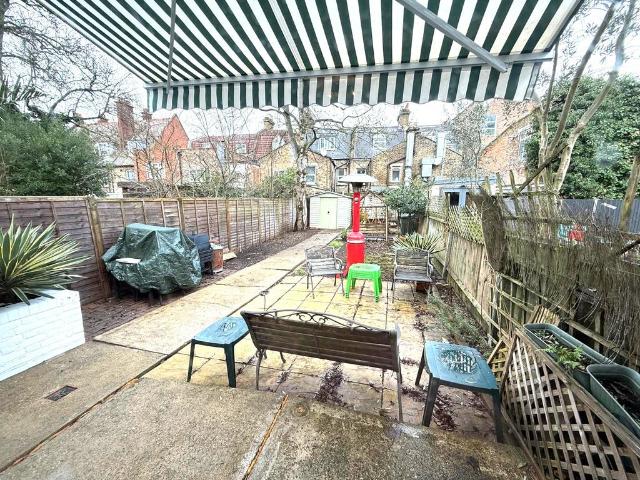Hoveden Road 1 bed flat to rent £2,000 pcm £462 pw