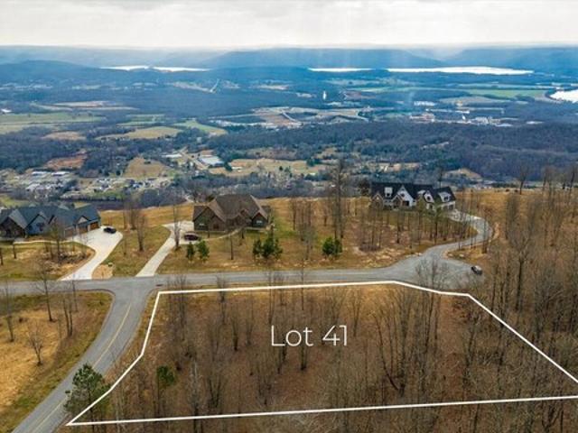 Hovering Hawk Dr, Jasper, TN 37347