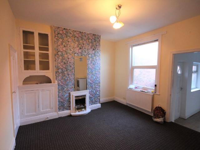 Hovingham Terrace, Leeds LS8, 4 bed terraced house to rent, £1,200 pcm | PrimeLocation
