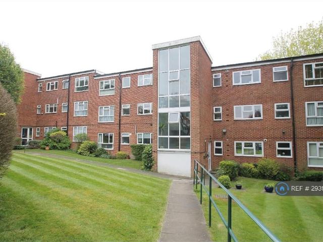 Howton Place, Bushey Heath, Bushey, WD23 2 bed flat to rent £1,750 pcm £404 pw