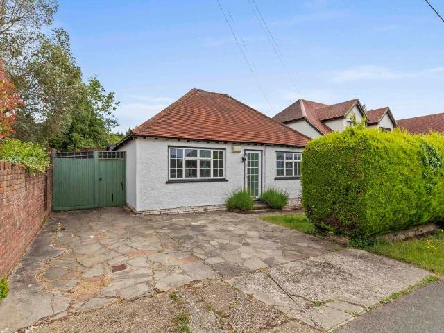 Howard Crescent, Seer Green HP9, 2 bed detached bungalow to rent, £2,100 pcm | PrimeLocation