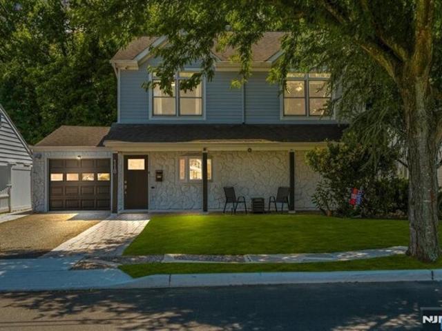 Howard Ave, Rochelle Park, Home For Sale