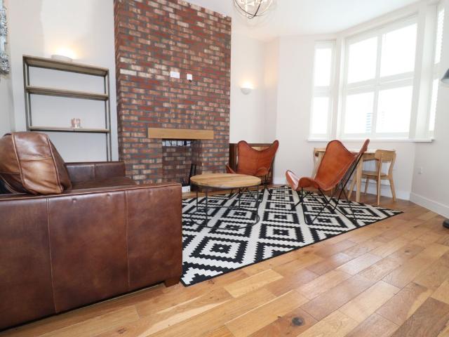 Howard Gardens, City Centre CF24, 2 bed flat to rent, £1,300 pcm | PrimeLocation