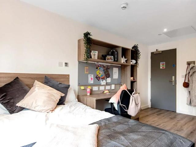 Howard Gardens, Roath, Cardiff CF24, 1 bed flat to rent, £906 pcm | PrimeLocation