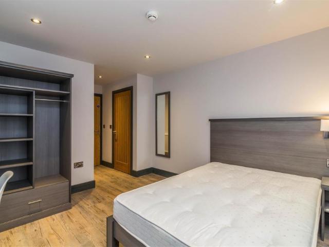 Howard Street, Nottingham NG1 4 bed apartment to rent £2,686 pcm £620 pw