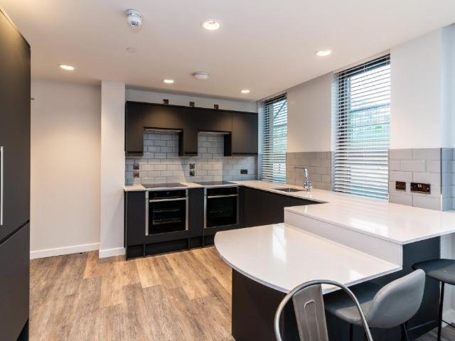 Howard Street, Nottingham NG1 6 bed apartment to rent £4,030 pcm £930 pw