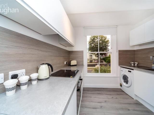 Howard Place, Brighton, East Sussex, BN1 Studio to rent £1,075 pcm £248 pw