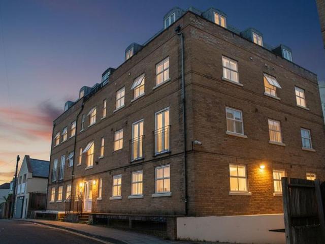 Howard Place, St. Annes Court Howard. Studio to rent £1,075 pcm £248 pw
