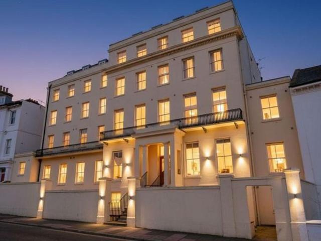 Howard Place, St. Annes Court Howard. Studio to rent £1,080 pcm £249 pw