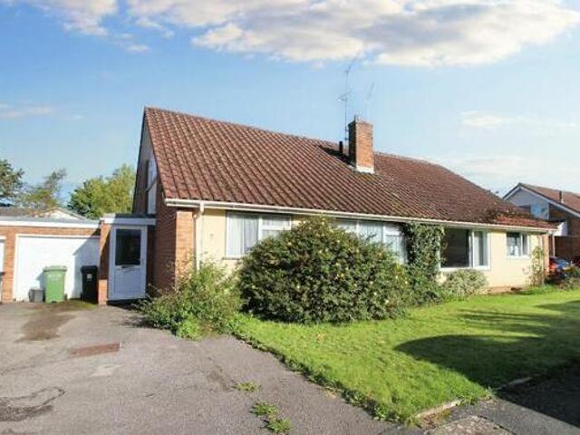Howard Road, Thornbury, 3 Bedroom Semi detached