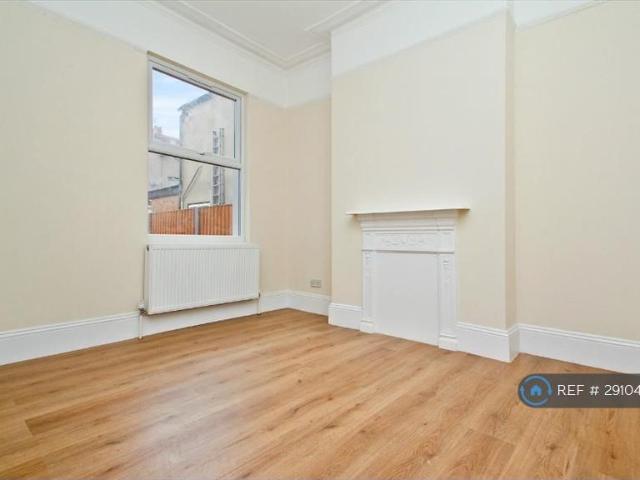 Howard Road, London, NW2 4 bed terraced house to rent £3,750 pcm £865 pw