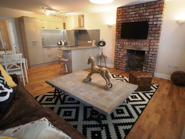 Howard Terrace, City Centre CF24, 1 bed flat to rent, £1,200 pcm | PrimeLocation