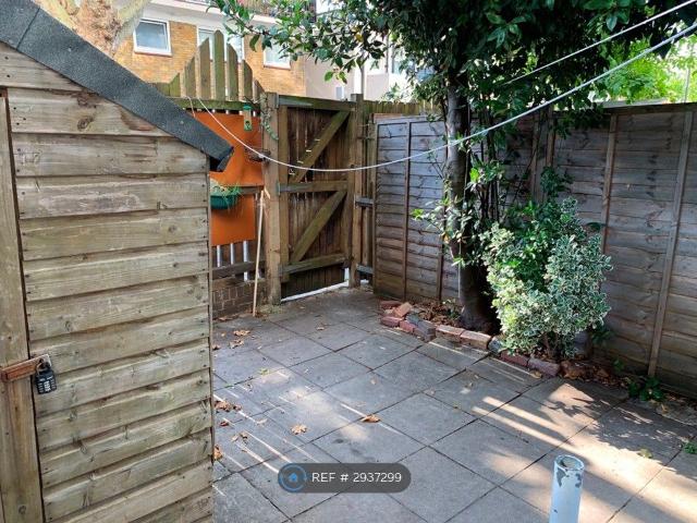 Howcroft House, London E3, 3 bed maisonette to rent, £2,950 pcm | PrimeLocation