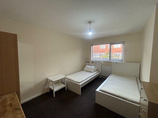 Howden Place, Hyde Park, Leeds LS6, 3 bed terraced house to rent, £399 pppm | PrimeLocation