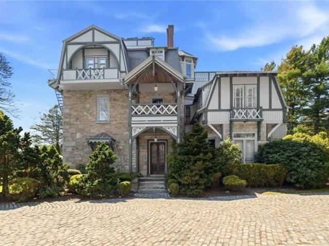 Howe Ave Apt,newport, Condo For Sale