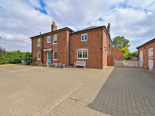 Howe Lane, Binfield, Bracknell, Berkshire RG42, 5 bed detached house to rent, £7,500 pcm | PrimeLocation