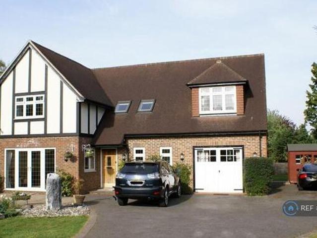 Howell Hill, Sutton, 4 Bedroom Detached