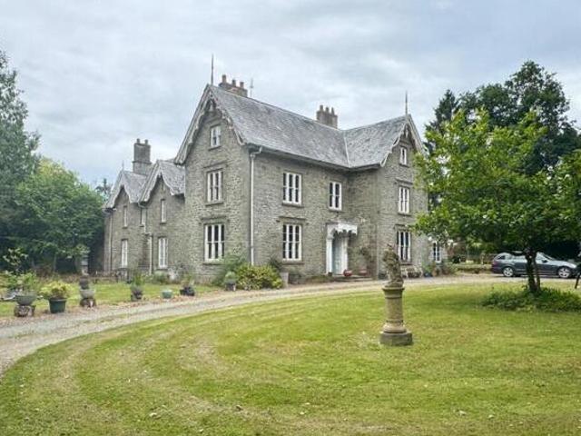 Howey, Llandrindod Wells, 8 Bedroom Detached