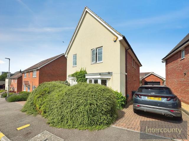 Howland Close, Essex CB10 3 bed detached house to rent £2,150 pcm £496 pw
