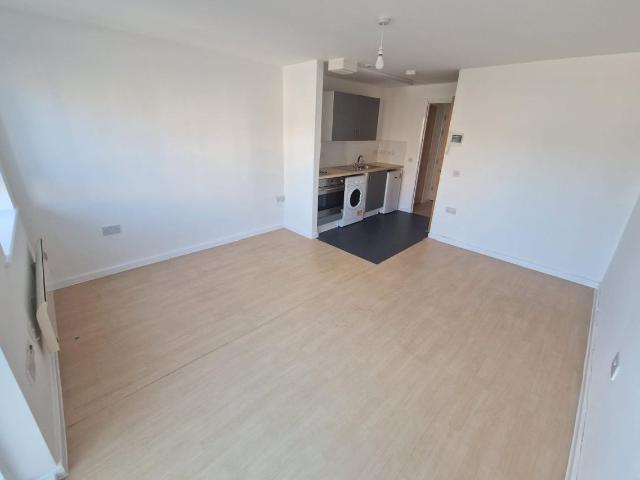 Howlands, Welwyn Garden City AL7, Studio to rent, £750 pcm | PrimeLocation