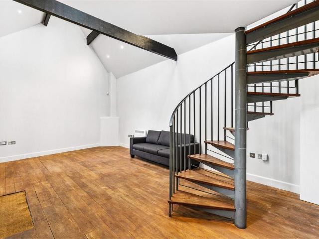 Howletts Road, SE24 2 bed cottage to rent £2,297 pcm £530 pw