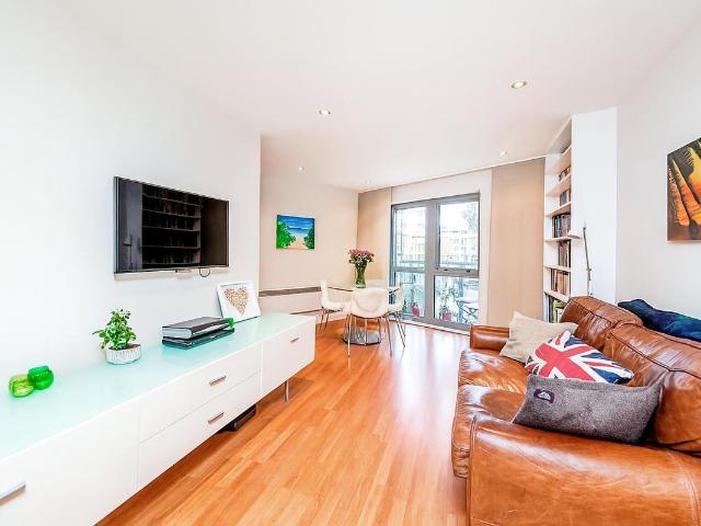 Hoxton Square, Shoreditch N1, 2 bed flat to rent, £3,200 pcm | PrimeLocation