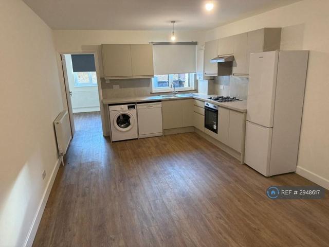 Hoxton St, London, N1 3 bed flat to rent £3,000 pcm £692 pw