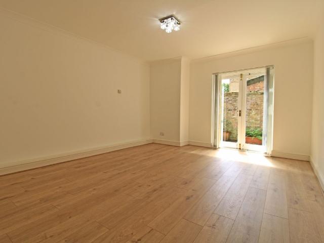 Hoxton Street, London N1, 2 bed flat to rent, £2,700 pcm | PrimeLocation