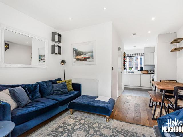 Hoxton Street, London, N1 2 bed maisonette to rent £3,700 pcm £854 pw