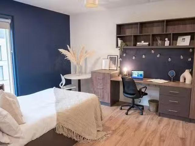 Hox Park En suite