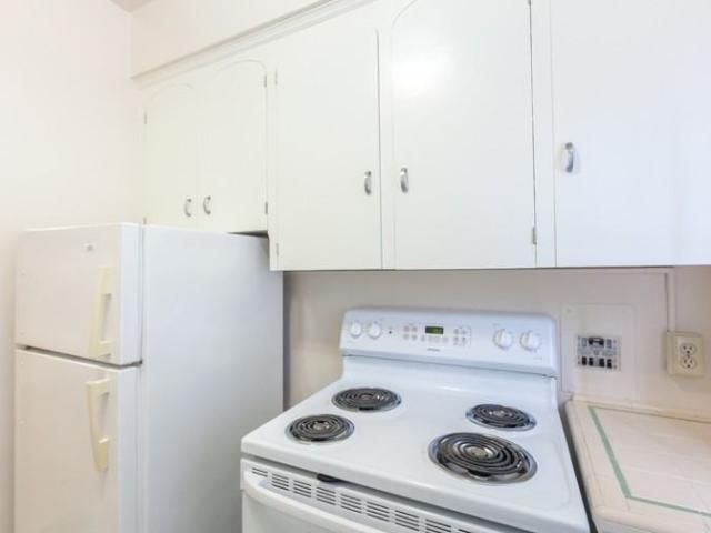 HOYT STREET APARTMENTS CZOP05 1 Bedroom Apartment for Rent at 4405 Ne Hoyt St, Portland, OR 97213 North Tabor