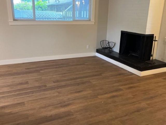 Hoyt Street Plaza 1 Bedroom Apartment for Rent at 10317 Ne Hoyt St, Portland, OR 97220 Hazelwood
