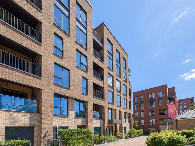 Hoy Close, Colindale, London NW9, 2 bed flat to rent, £2,500 pcm | PrimeLocation