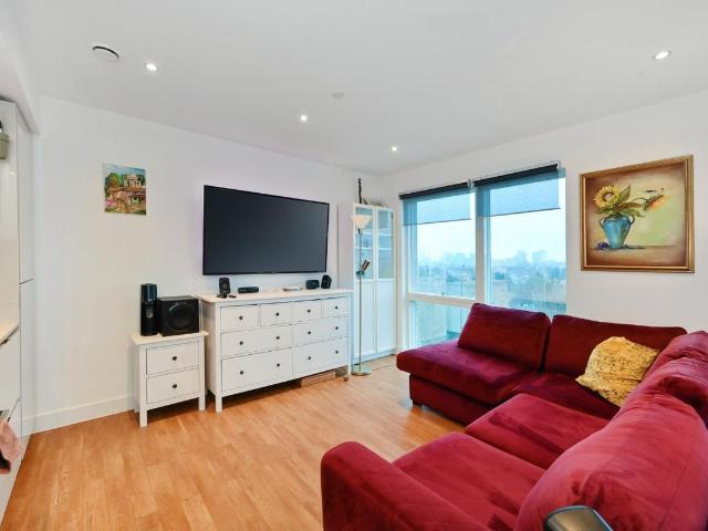 Hoy Close, London NW9, 1 bed flat to rent, £1,750 pcm | PrimeLocation