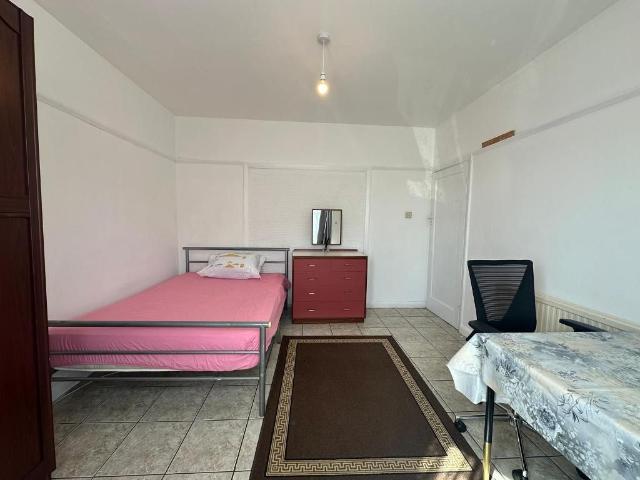 Hoylake Road, East Acton, London W3, Room to rent, £850 pcm | PrimeLocation