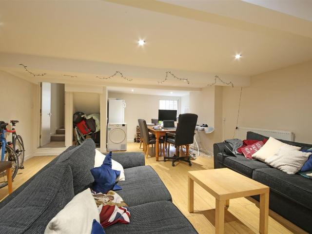 Hoyle Road, Tootng SW17, 6 bed property to rent, £5,000 pcm | PrimeLocation