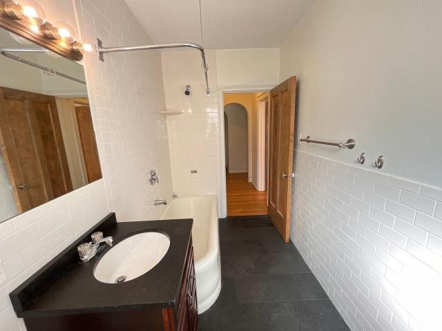 Hoyne 2 Bedroom Apartment for Rent at 6150 N Hoyne Ave, Chicago, IL 60659 West Ridge