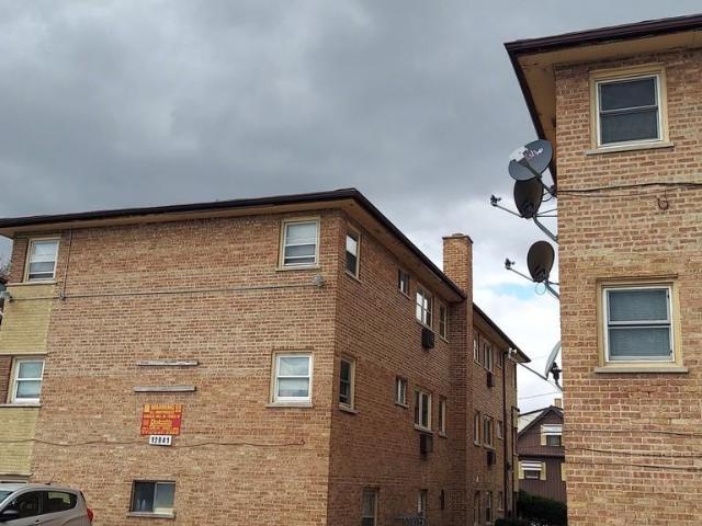 Hoyne Walnut 45 2 Bedroom Apartment for Rent at 12845 Hoyne Ave, Blue Island, IL 60406