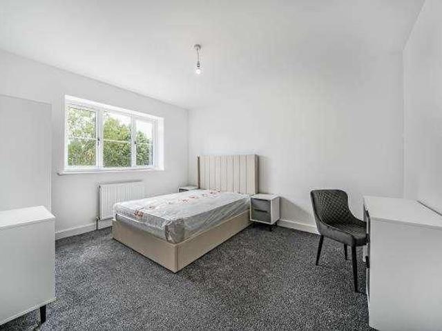Hmo Eighth Avenue, Aylesbury, HP21