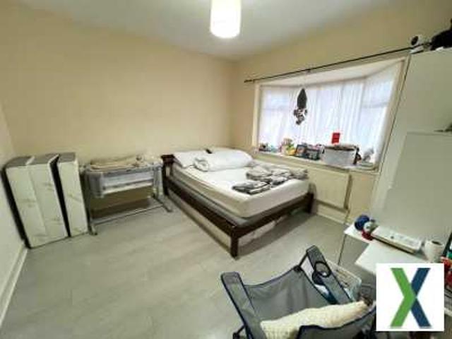 HMO Licenced* spacious prime location 4 bedrooms house in Leyton Company Let allowed