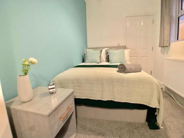 HMO Room 2, Carr View Avenue DN4, Room to rent, £520 pcm | PrimeLocation