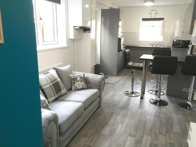HMO Room to Let Hainton Avenue, Grimsby DN32