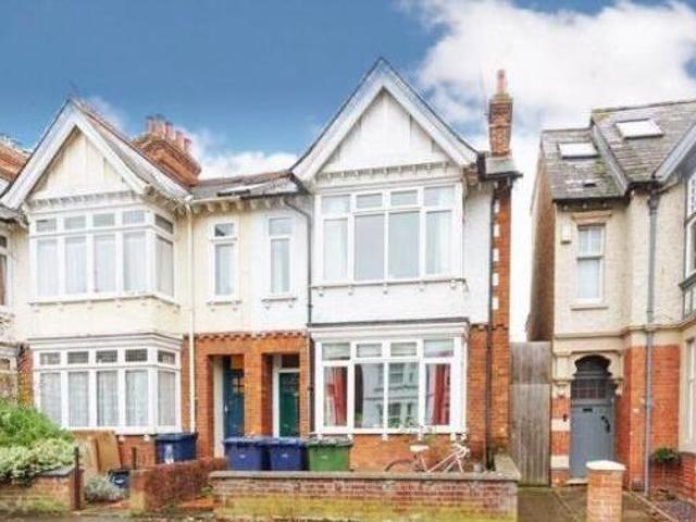 Hmo Ready For Sharers, Divinity Road, 3 Bedroom End