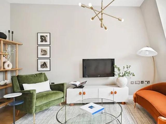 HSBC UK, King Street, London, WC2E 8JG, United Kingdom | 1 bed apartment for rent #5001253 | Rentberry