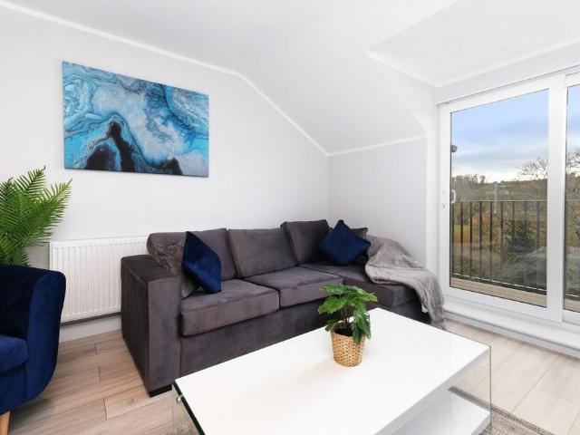 HP12 W Wycombe 247 3 2 bed apartment to rent £3,500 pcm £808 pw