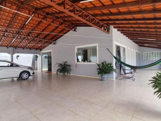 HP Vende: Casa Magnífica com 3 Quartos sendo 1 Suíte no Setor de Mansões em Sobradinho