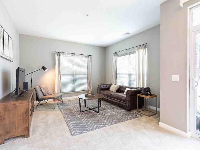 HQ Flats 2 Bedroom Apartment for Rent at 6249 Walton Breck Way, Columbus, OH 43081 West Albany