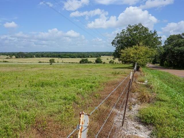 Hranicky Rd, Schulenburg, TX 78956