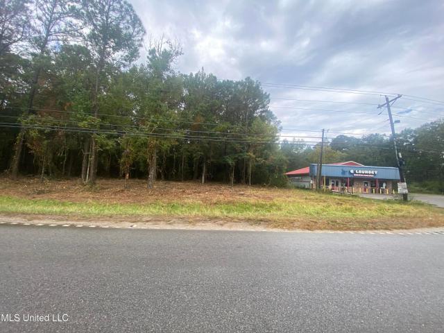 Hwy 613, Escatawpa, MS 39552
