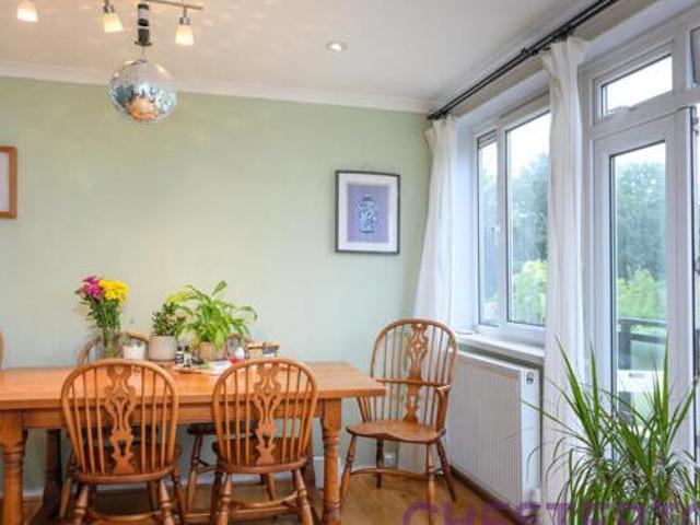 Humber Road, Canary Wharf, 3 Bedroom Flat